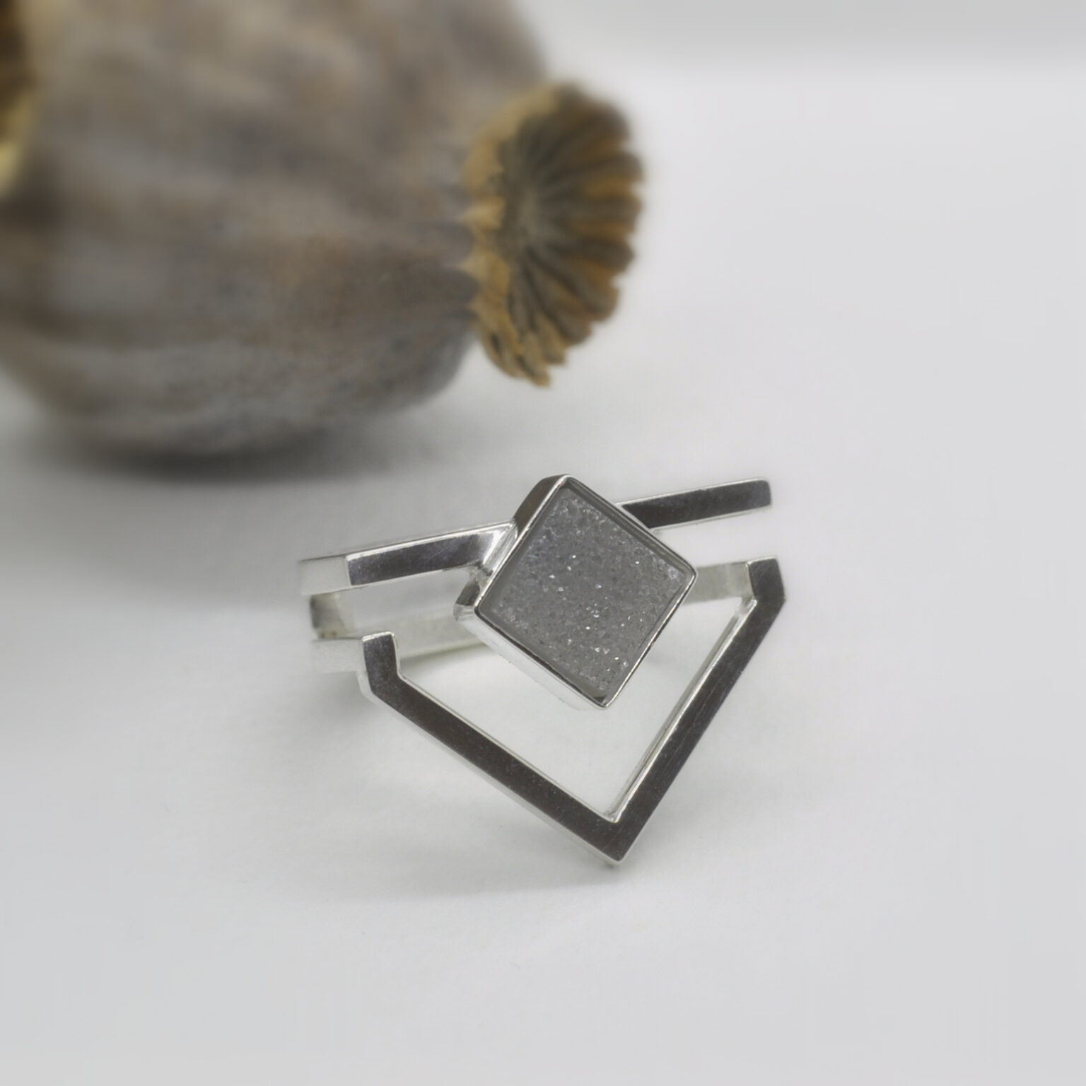 Ring "Geknickt" handgefertigt aus 925/- Silber | DOPPELLUDWIG